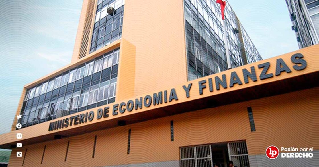 Aprueban incremento mensual de servidores, directivos y funcionarios de ...